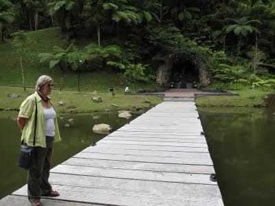 Relindonesia: 5. Ronald Korompis, Yong Ohoitimur and the establishment ...