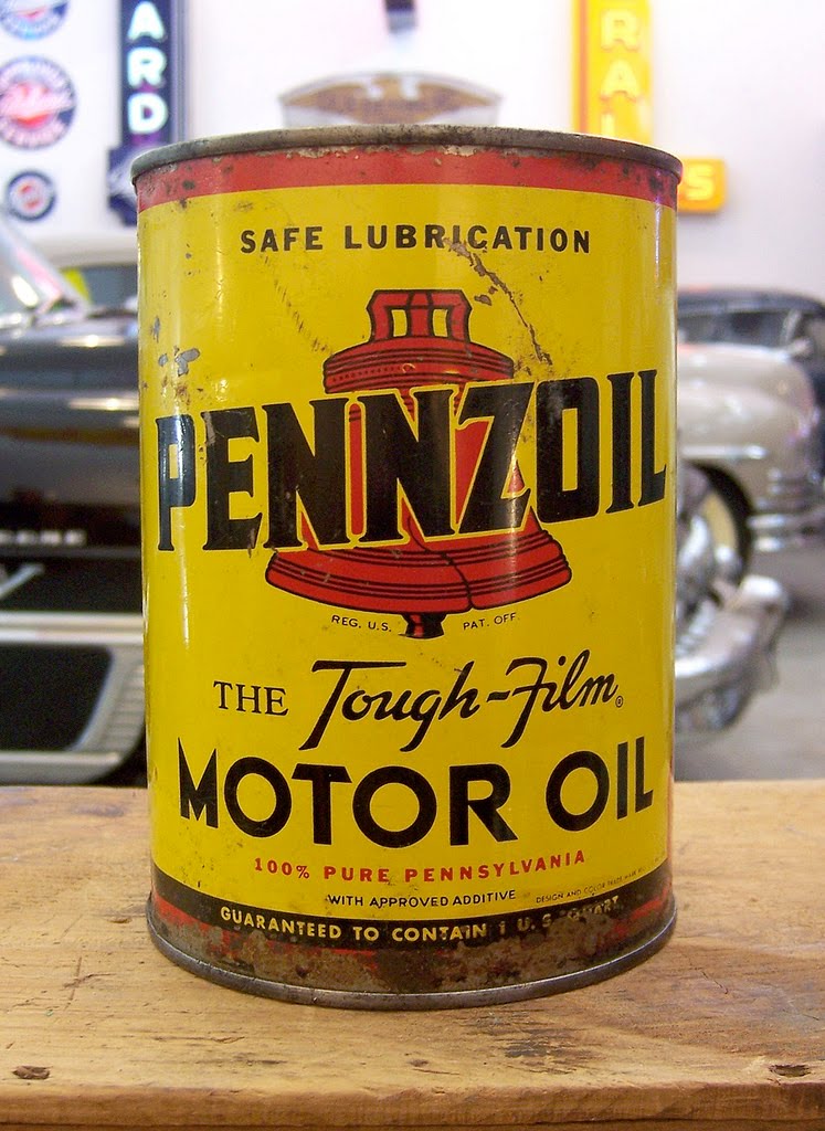 MOTORCYCLE 74: Vintage oil cans