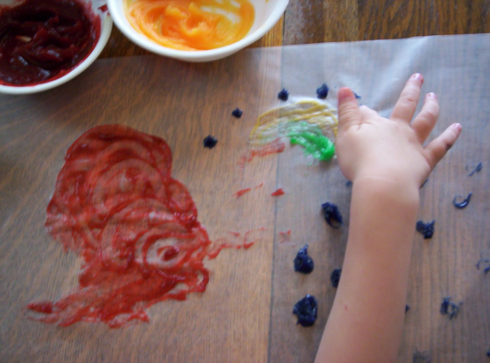 Almost Unschoolers: Homemade (Scented) Finger Paint