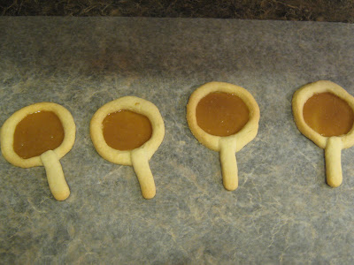 Almost Unschoolers: (Opaque) Magnifying Glass Cookies