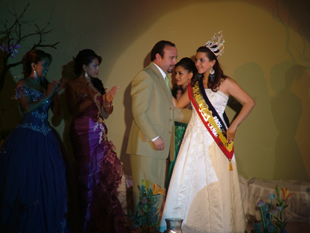 Junior DJ: THALIA WONG IDROVO, FUE ELEGIDA REINA DE LA PROVINCIA DEL CAÑAR