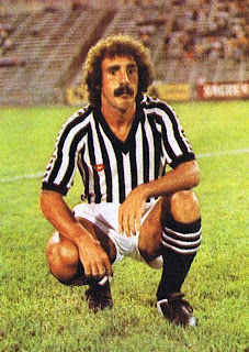 (Novamente na temporada de 1983/84 com a camisola no Portimonense SC)