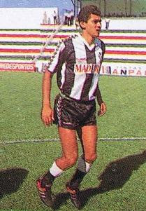 (Edmilson no CD Nacional na temporada de 1988/89)