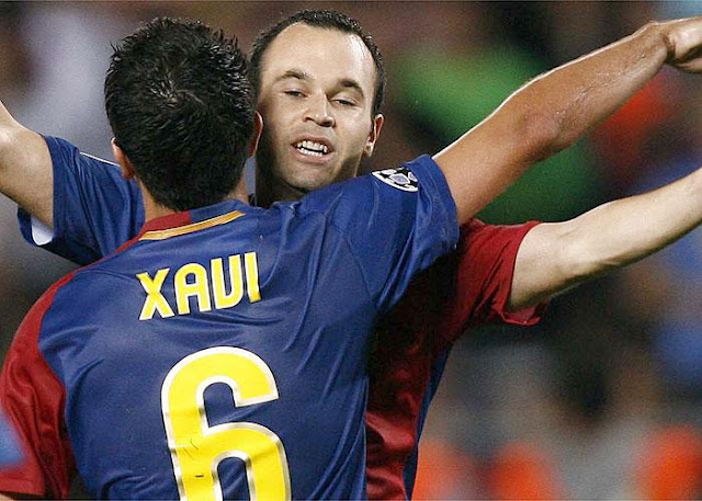 SAQUE DE BANDA: Xavi o Iniesta, la decisión más difícil