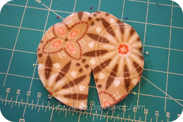 I Sew, Do You: Nursing Pads {tutorial}