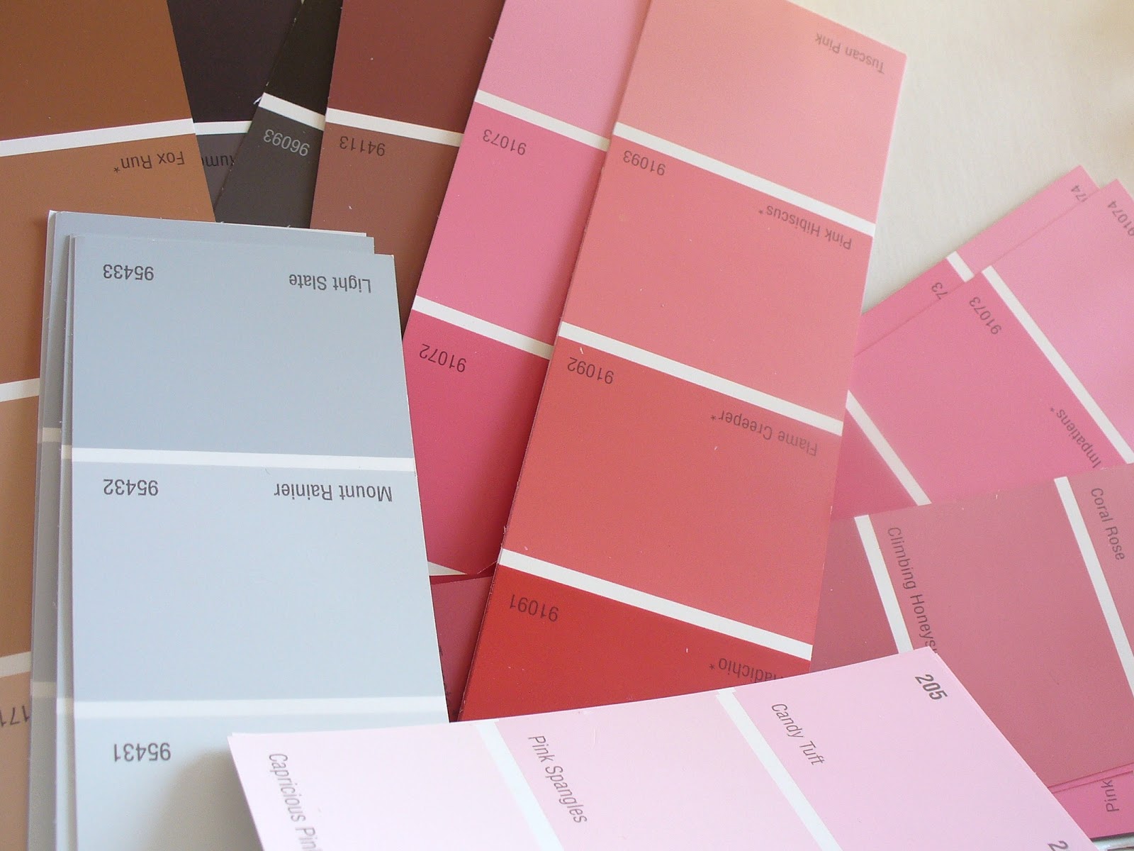 me and my thrifty ideas: For The Love Of Paint Chips