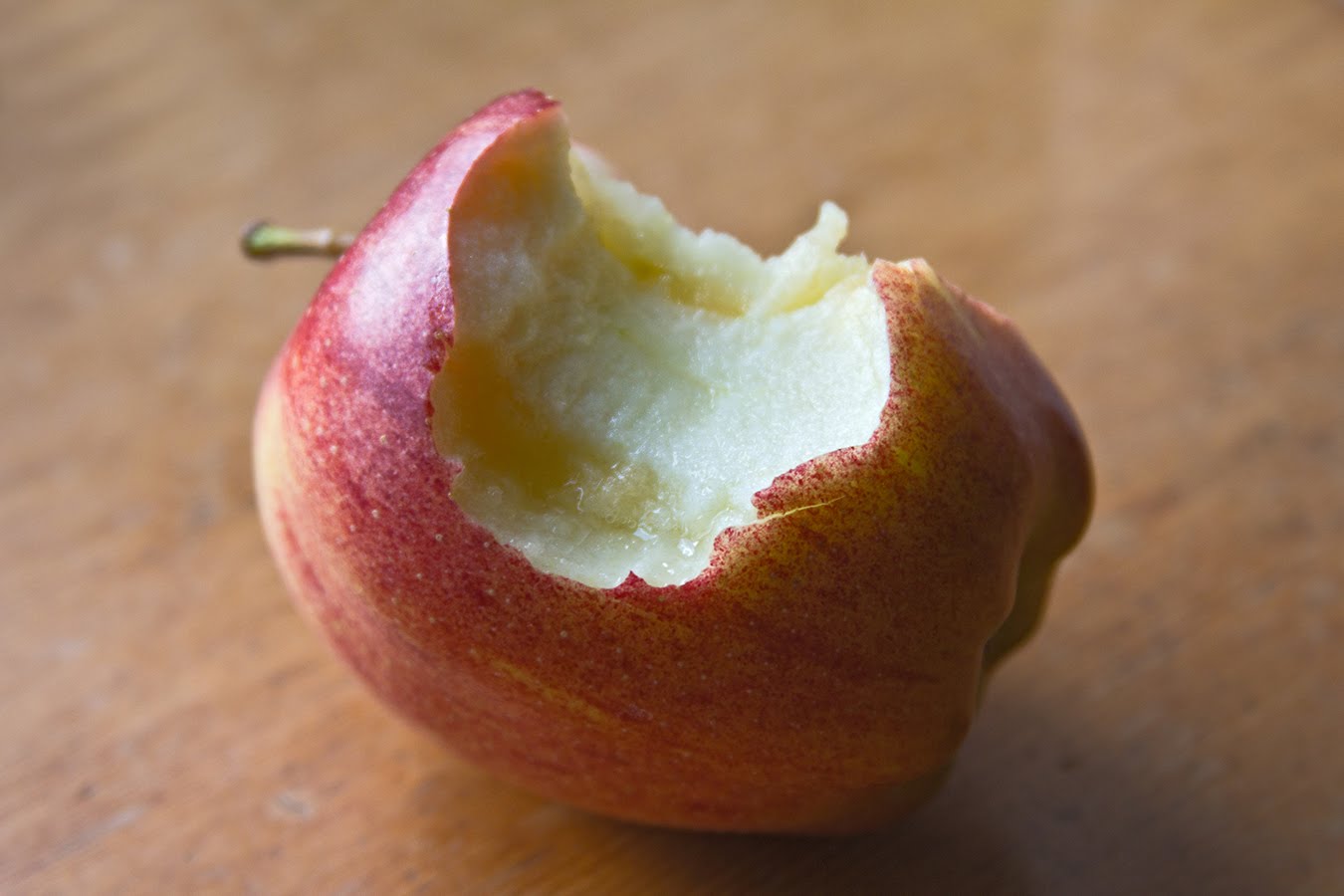 FOTOGRAFÍAS DE NATURALEZA: Manzana mordida