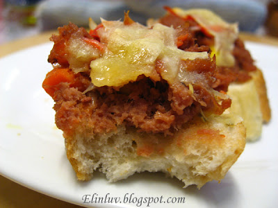 Elinluv's Tidbits Corner: Corned Beef On Toast
