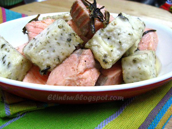 Elinluv's Tidbits Corner: Salmon Cubes With Organic Seaweed Tofu