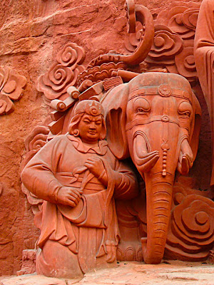 From Emei Mountain: Sunday Walk to Baguo Temple and Baguan Village