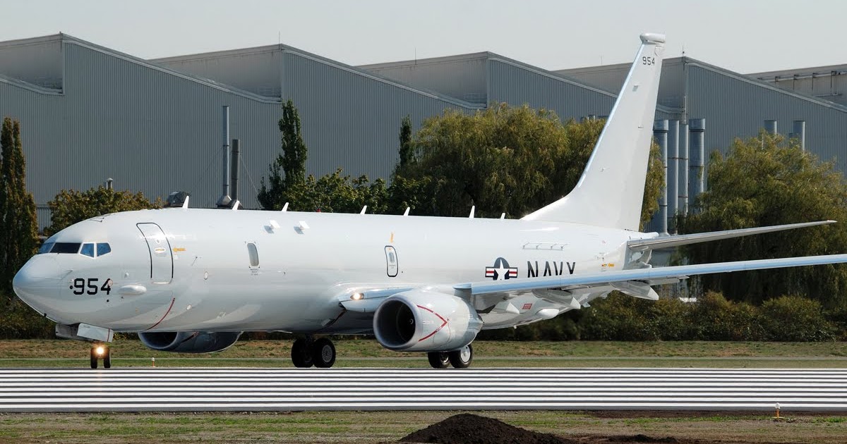 U.S Navy Maritime Patrol Boeing 737 P-8A Poseidon Airborne Intelligence ...