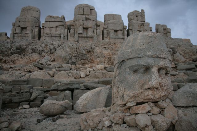 Africa and beyond: Nemrut Dagi: land of big stone heads