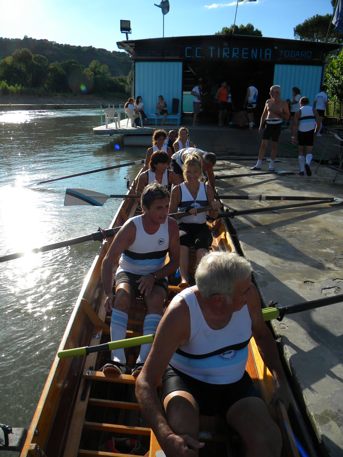 Canottieri Tirrenia Todaro: Corsi di Canottaggio