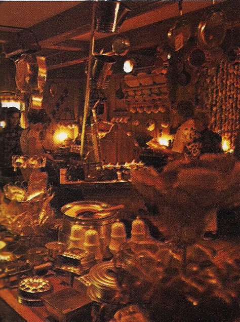 Passport to Dreams Old & New: Snapshot: Olde World Antiques