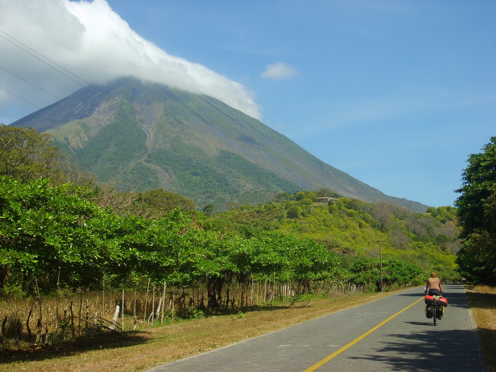 BUMBA TRAVELS: vulkaan masaya-isla omotepe
