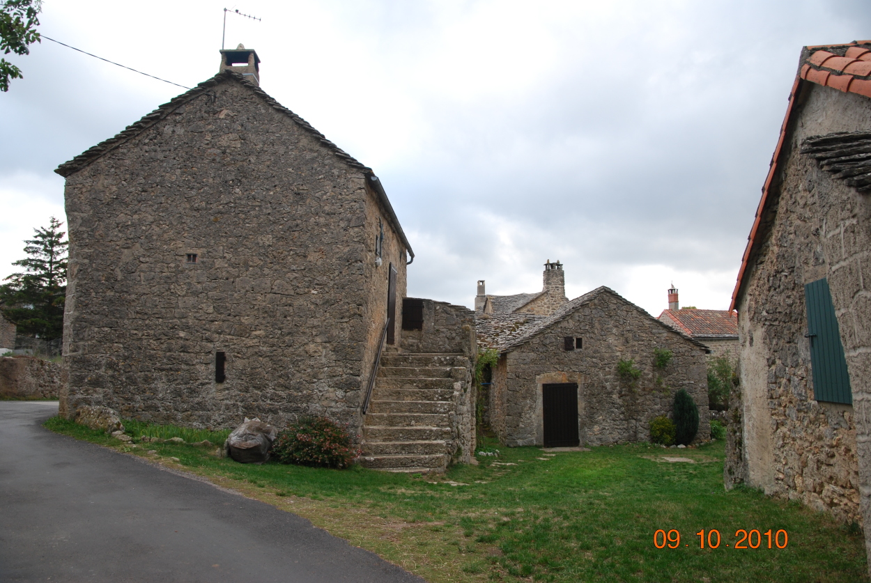 lesdanjean: St André-De-Vézines , Rochers de Roques-Altès 9 oct 2010