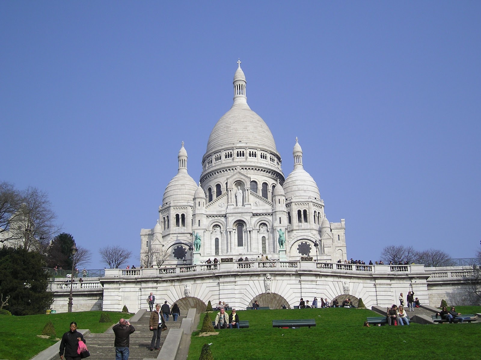 American Homestead: Travel Tales: Climbing Sacre Coeur