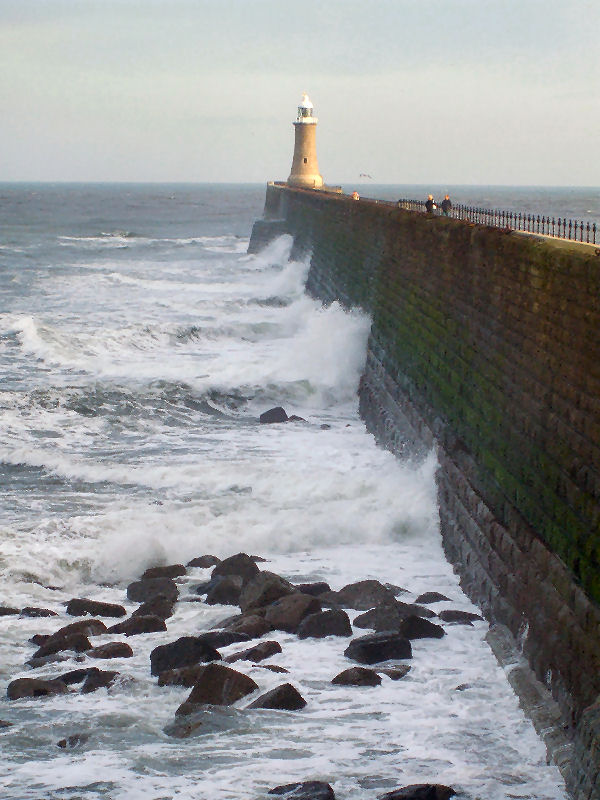 Photographs Of Newcastle: Tynemouth - North Tyne Pier and Lighthouse