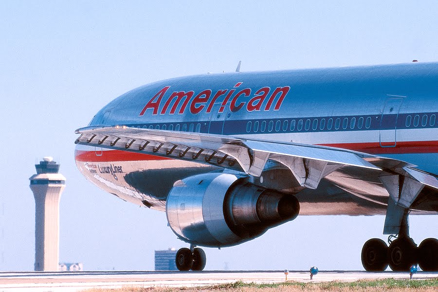 Tails Through Time: American Airlines Picks the DC-10