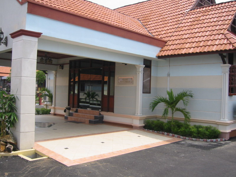 MATAKU PEDAS DI TERENGGANU: Bukit Keluang Beach Resort, Besut ...