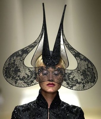 ellergy: AWESOME PHILIP TREACY HATS