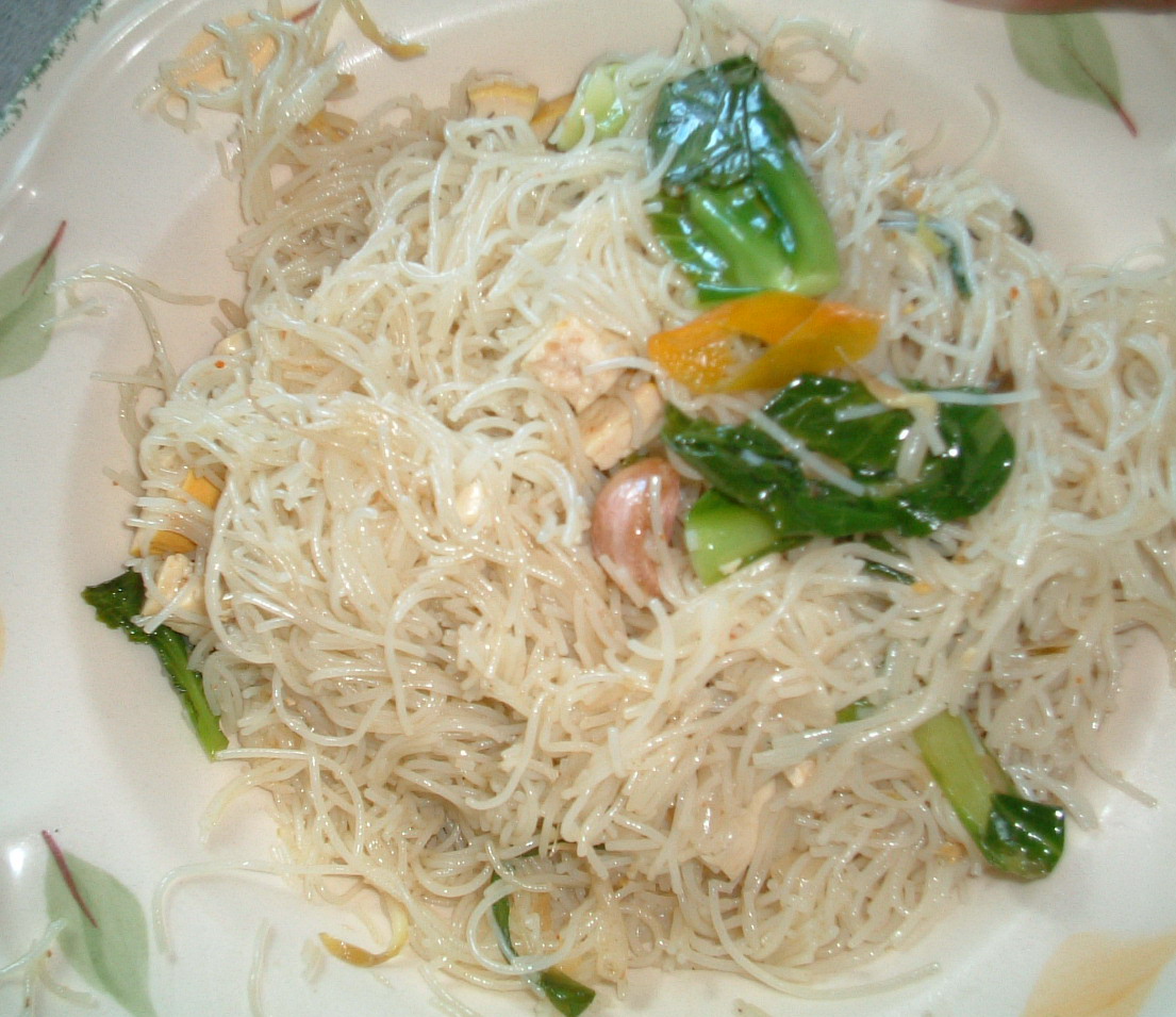 Noodles RoAd: Homemade Pad Sen Mee Khao Prik Kang Khiew Wann