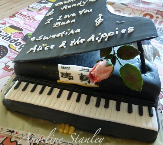 Heavenly Cake Creations: Piano Cake
