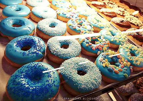 Blue doughnuts please. | Blue donuts, Types of donuts, Sprinkle donut