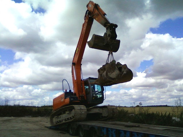 lofar-uk: The digger departs