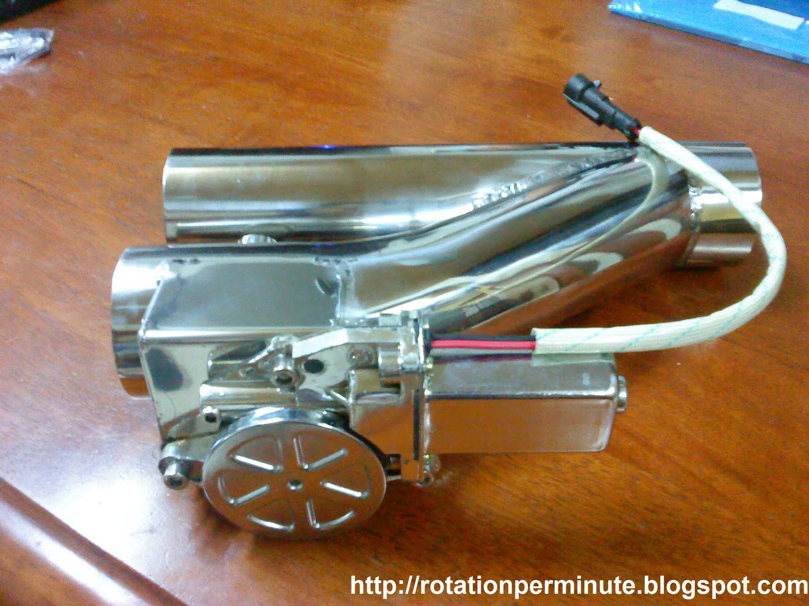 . Rotation / Minute .: Secret Weapon : Raceland Exhaust Electric Cut Out