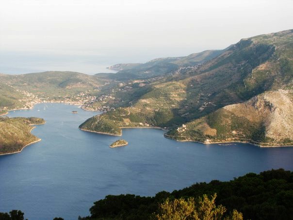 ΝΕΩΤΕΡΗ ΕΛΛΗΝΙΚΗ ΙΣΤΟΡΙΑ: Η ΙΘΑΚΗ ΨΑΧΝΕΙ … ΤΑ ΙΧΝΗ ΤΟΥ ΟΔΥΣΣΕΑ ΤΗΣ