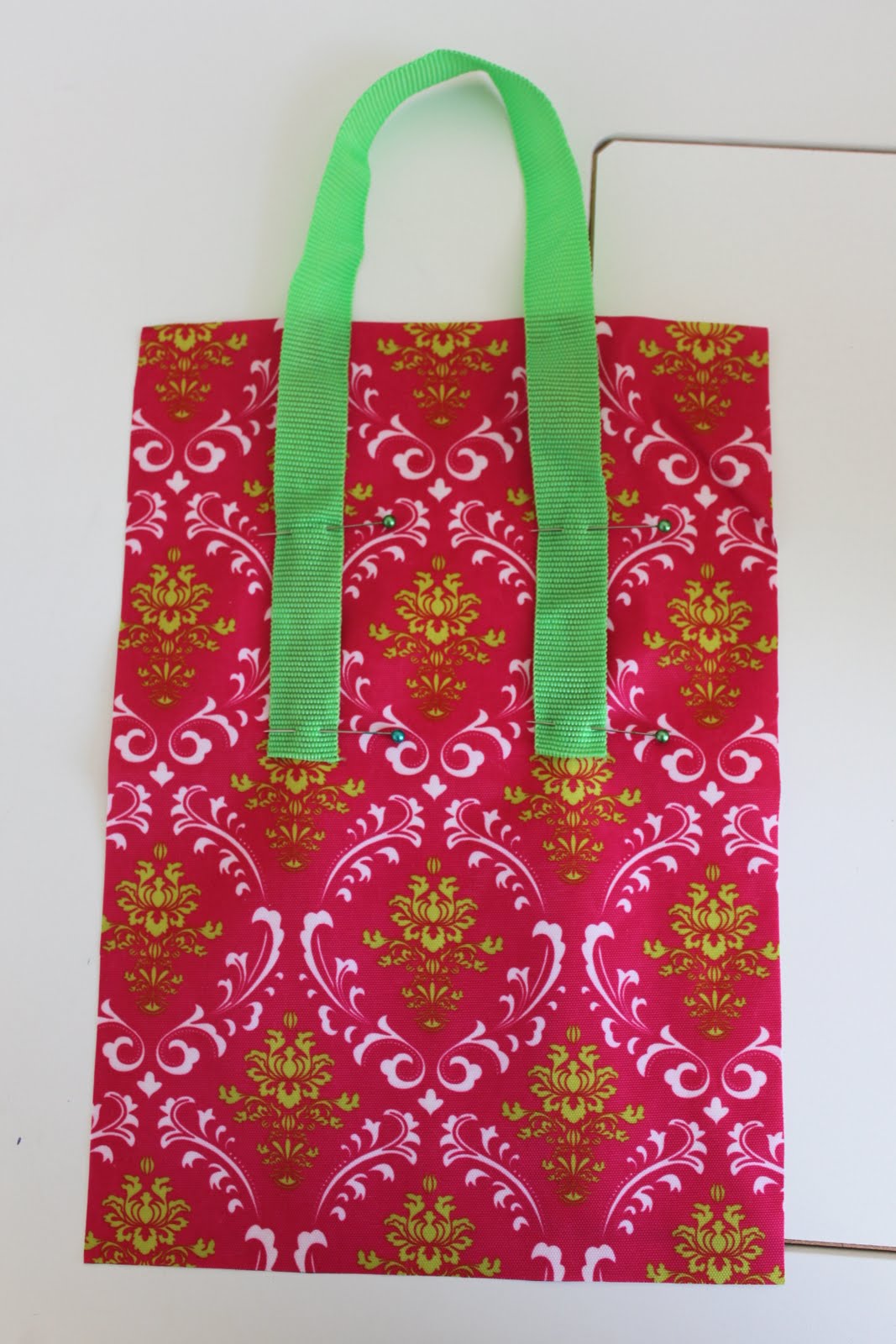 Obsessively Stitching: Dollar Dolly Duffel Bag! -- TUTORIAL