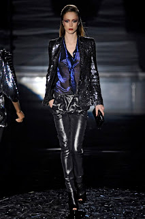 Una apariencia: Combinando en dos tonos. Hoy: Negro y azul