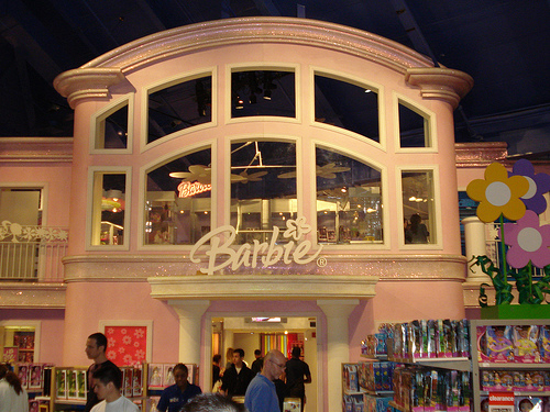 BWorld: Barbie Store.