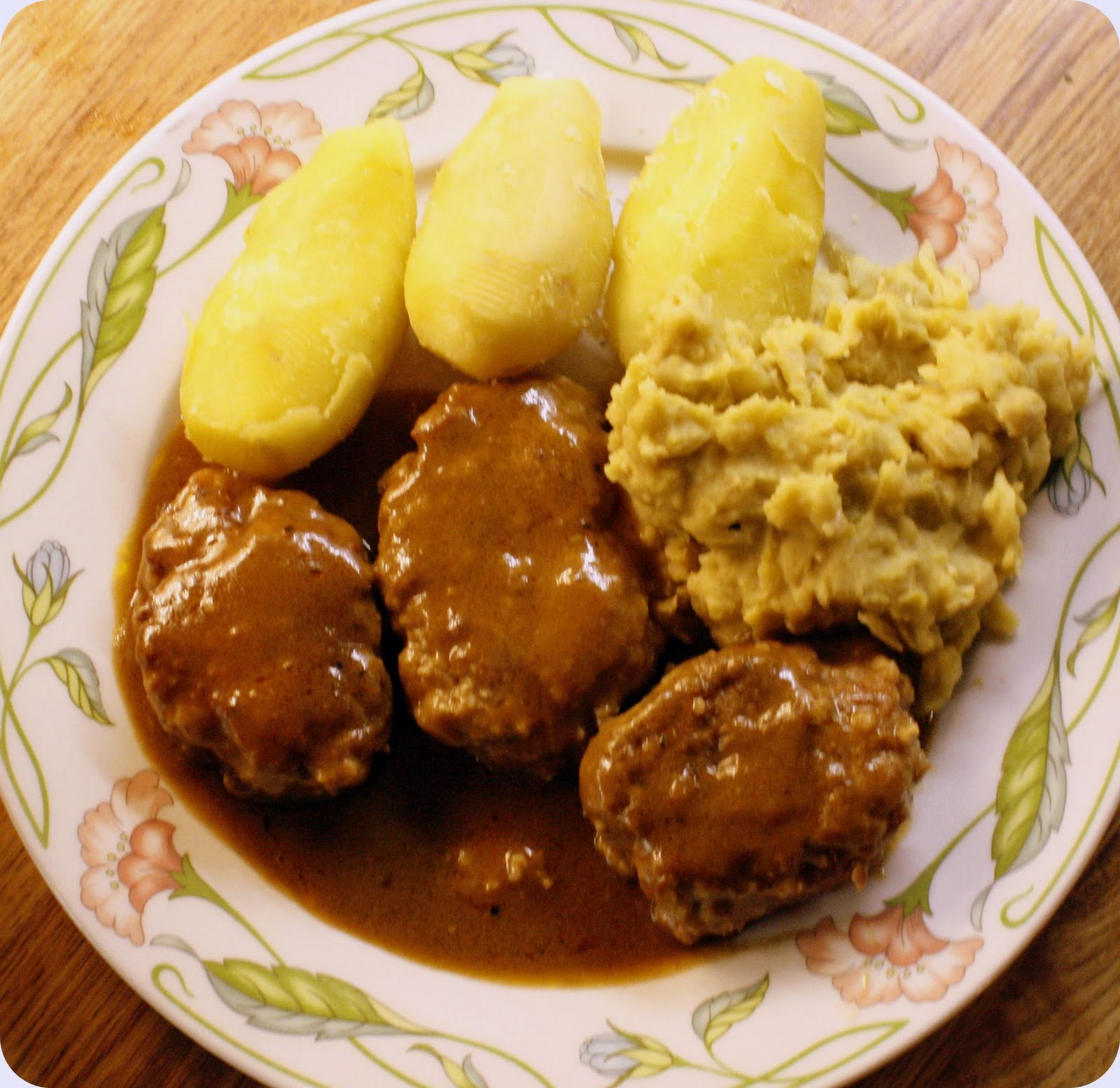 Kjøttkaker i brun saus – Grys kjøkkenskriverier