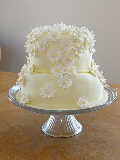 At Home with My Kiddos: Tasty Tuesday - Daisy Birthday Cake