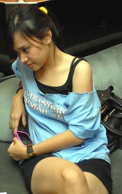 House Horny: Kaditha Ayu Beautiful Young Model