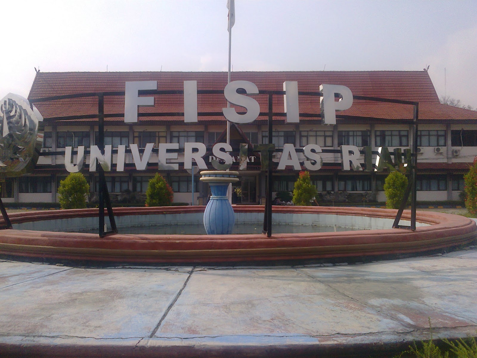 Seluk Beluk Sejarah FISIPOL UR