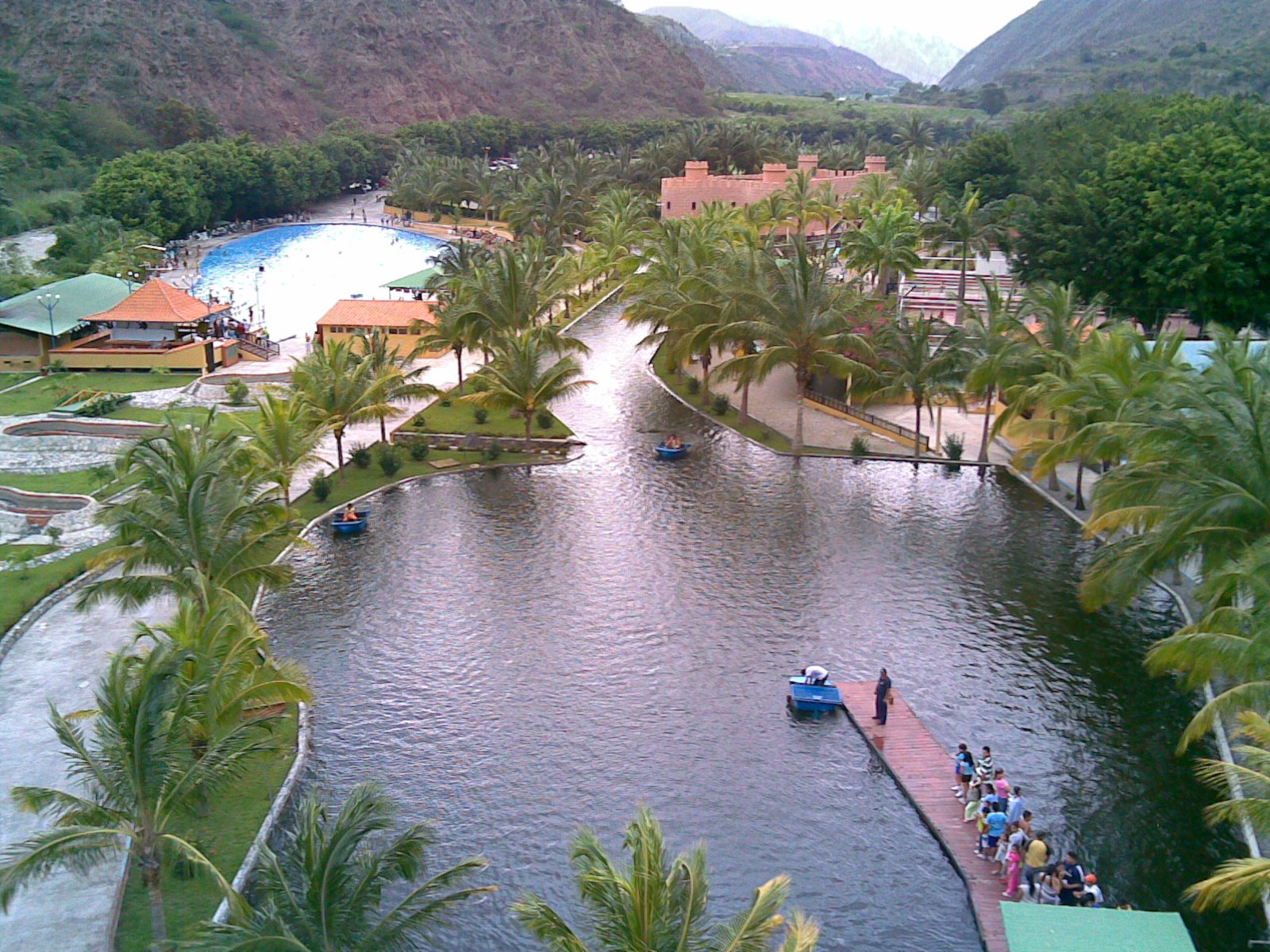 Vea más de lo Usted puede disfrutar en el Complejo Turístico ...