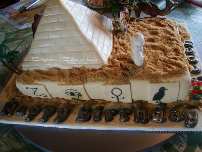 Brigham's Cake House: Pyramid Cake