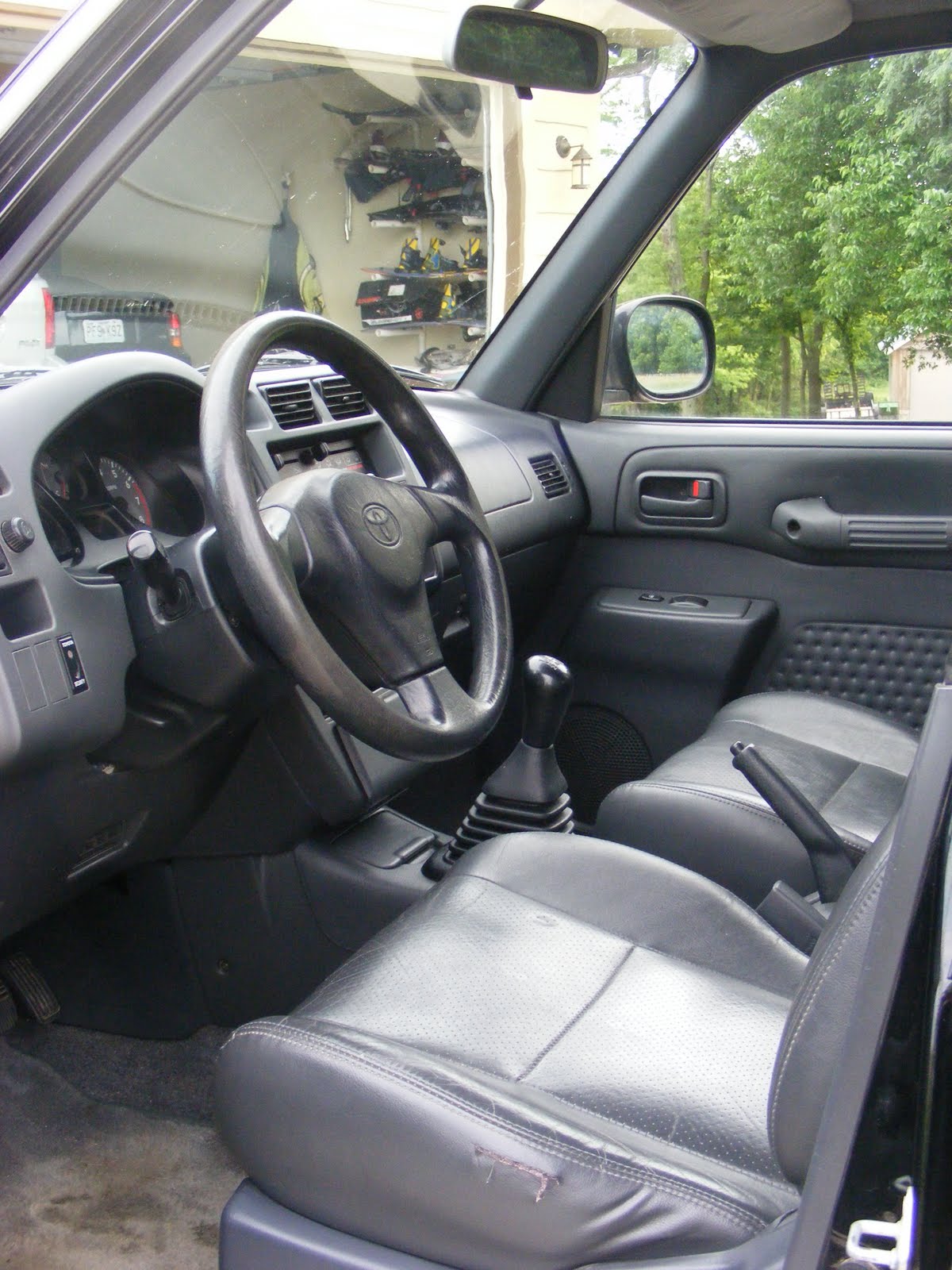 1999 Toyota Rav4 L: Interior