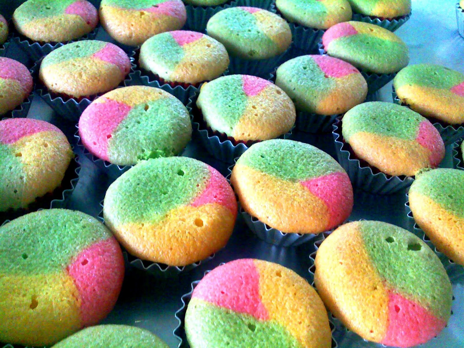Zetty Bakery: Tri-Color Muffin for Kids