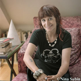 escritoras andaluzas: PILAR ADÓN, NANCY HORAN, CRISTINA ROSSETTI ...