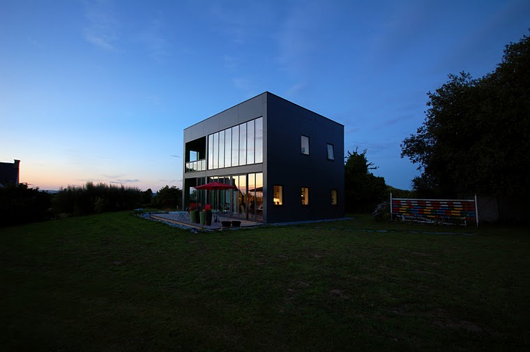 I live for myself and I answer to nobody: Japan Cube House - On a tous ...