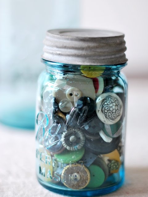 Bijou Lovely: button jars.
