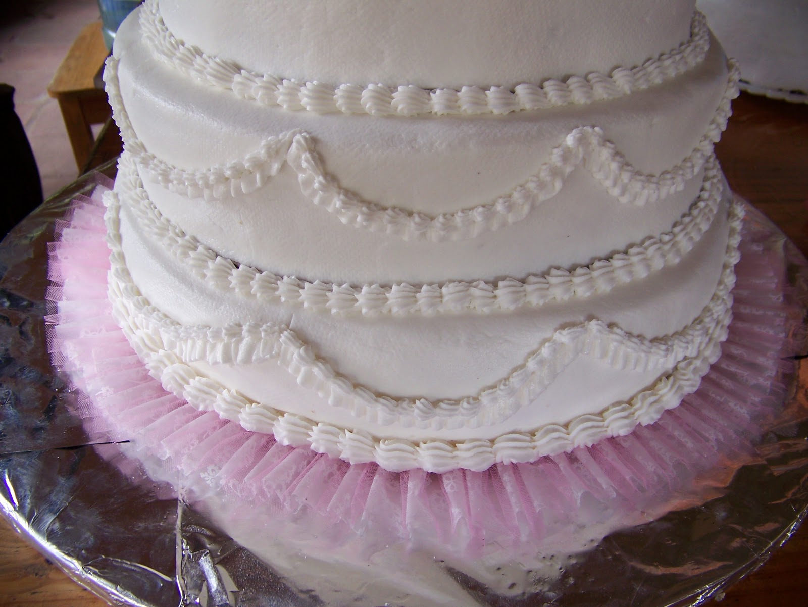 Life at the Llewellyns': Day #4 in Honduras -- the cake decorating!