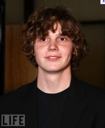 Celebrities That Look Alike: Evan Peters (from The Office) & Penn Badgley