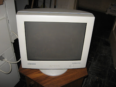 Moving Sale Toronto: Samsung flat screen 17" CRT monitor - SOLD