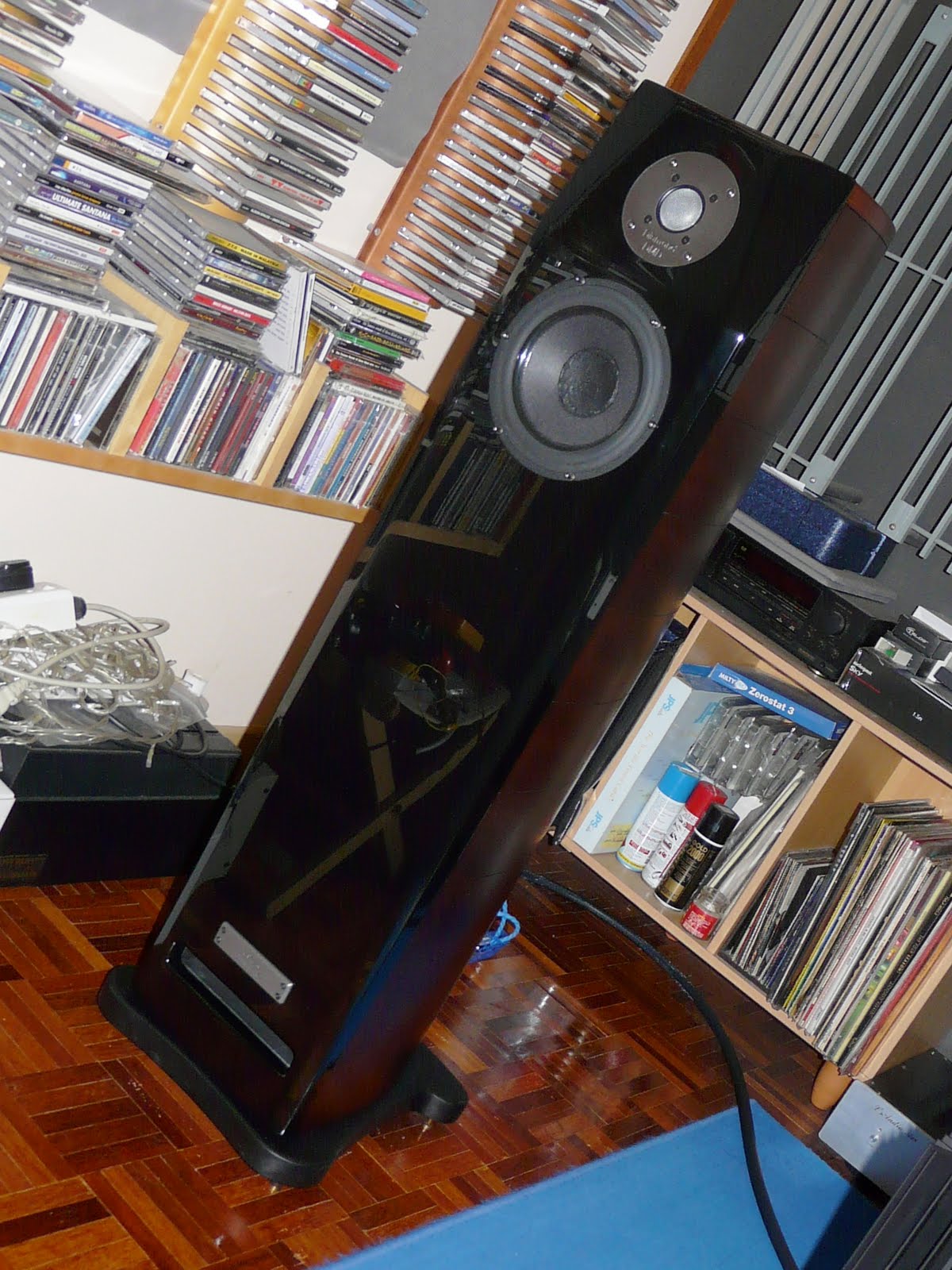 HiFi Unlimited: A Diamond For The Masses? Usher Dancer Mini 1 Speakers.