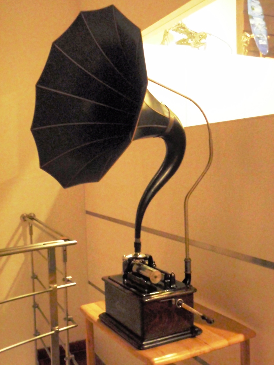 HiFi Unlimited: Rare Antique Phono & Radio Collection.